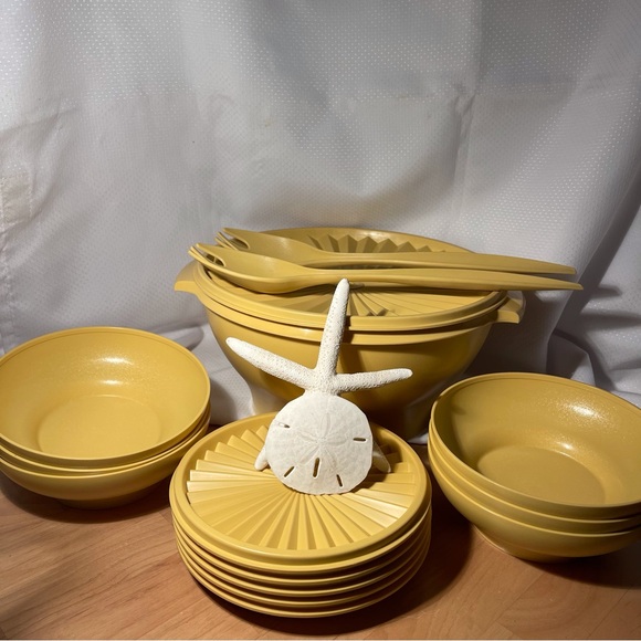 Tupperware | Dining | Tupperware Servalier Salad Set Bowls Vintage Harvest Gold | Poshmark